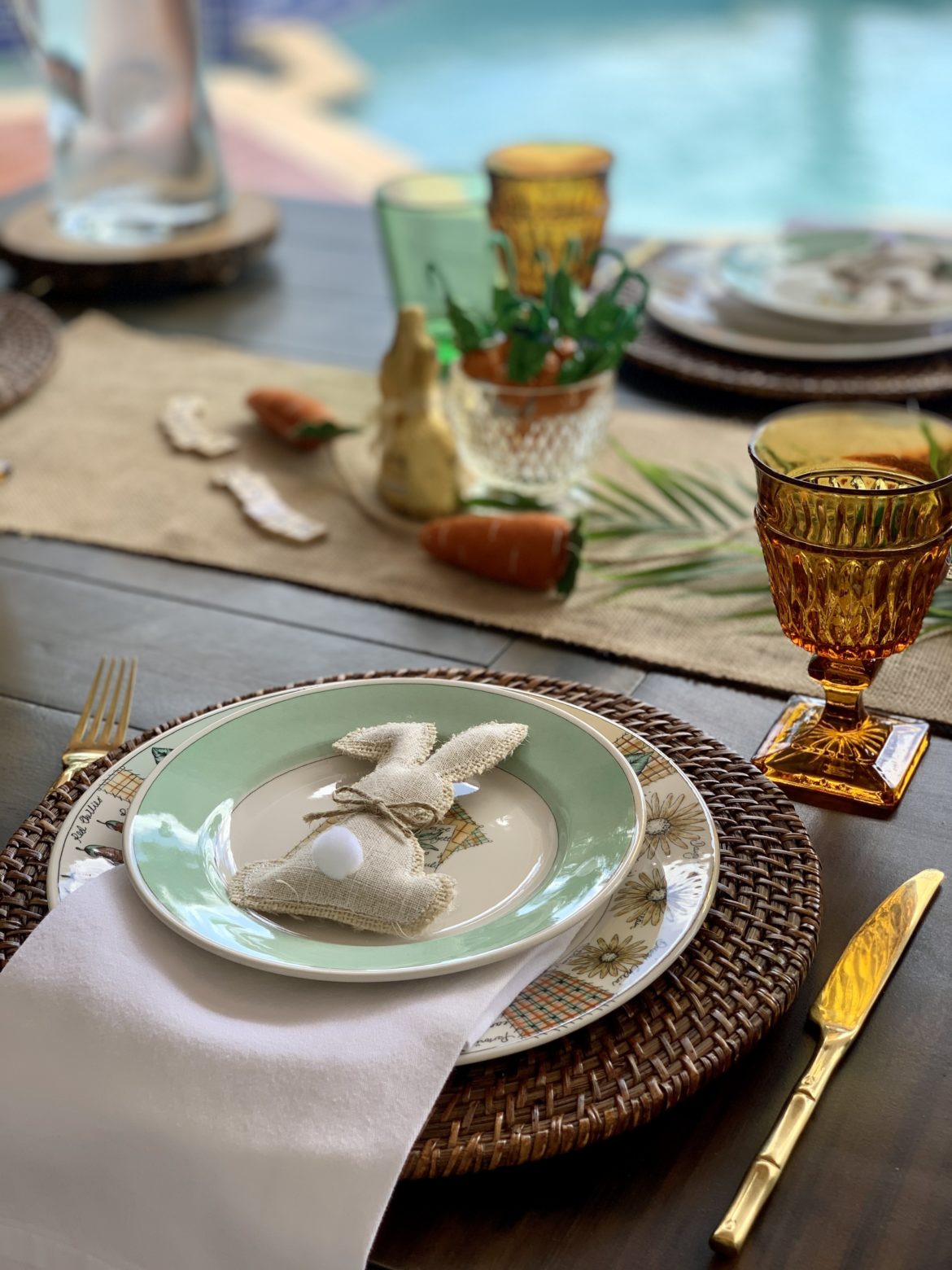 Burlap Bunnies Tablescape – The Tiny Fairy