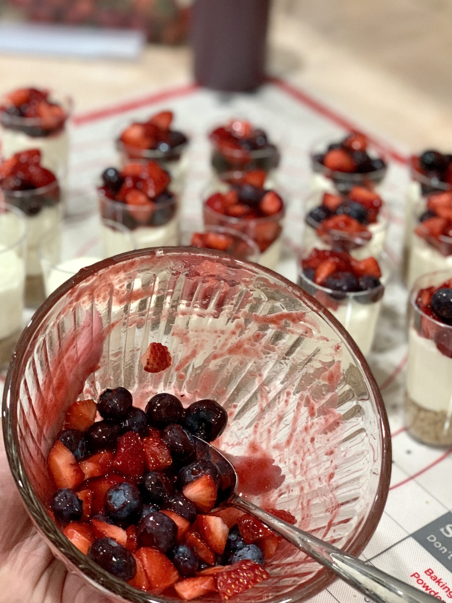 Very Berry NY Cheesecake Shooters – The Tiny Fairy
