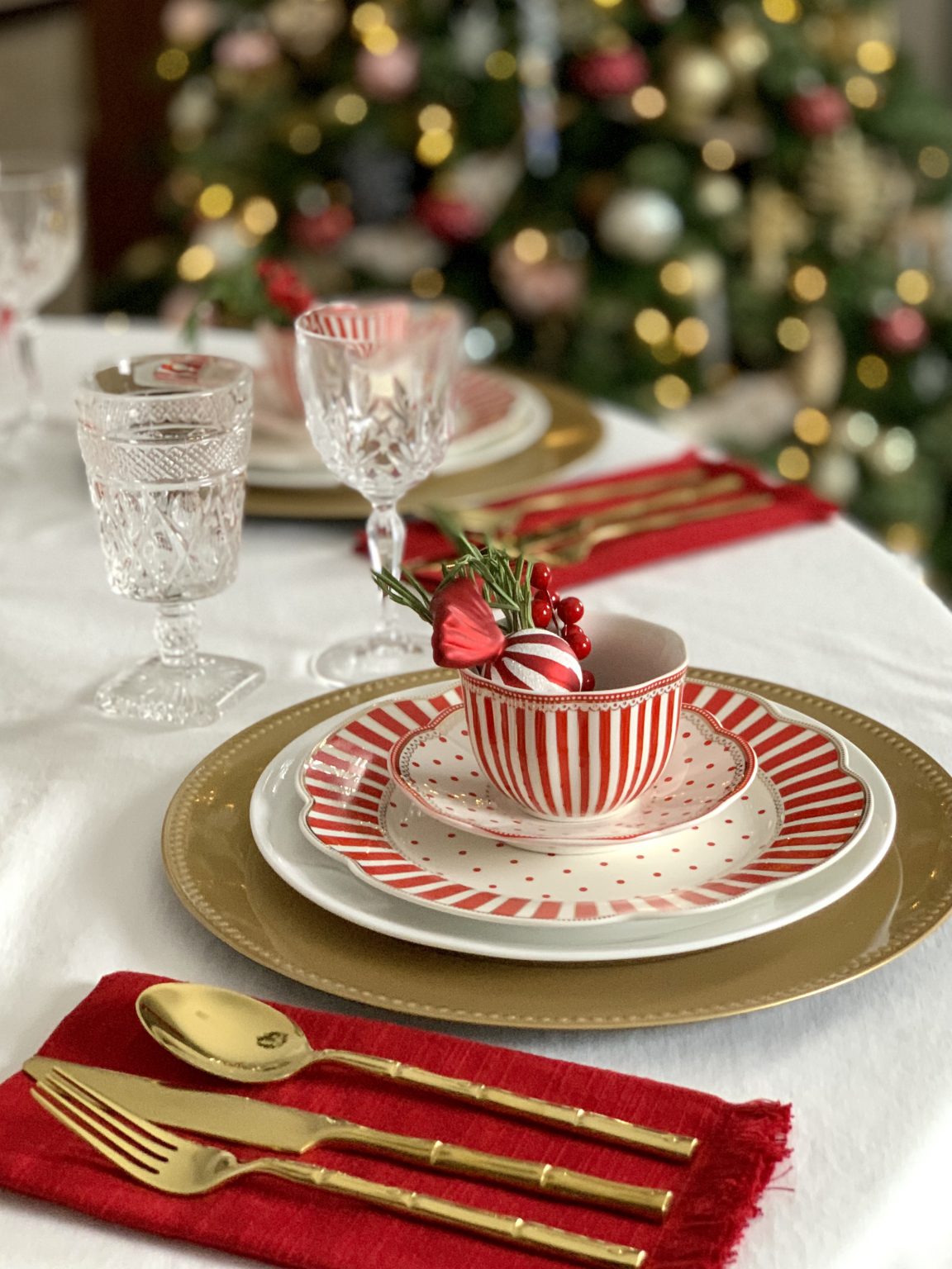 Peppermint Candy Tablescape – The Tiny Fairy