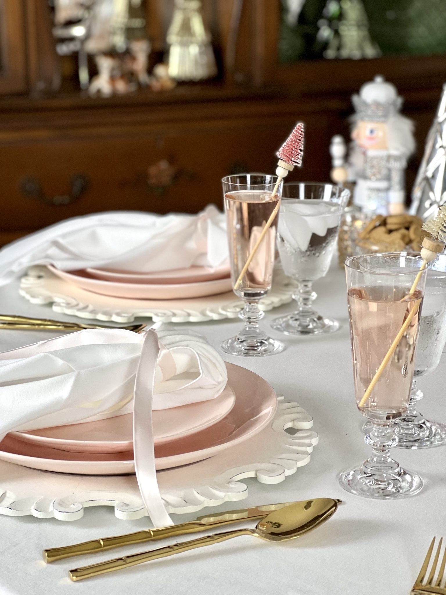 Pink Nutcracker Tablescape – The Tiny Fairy
