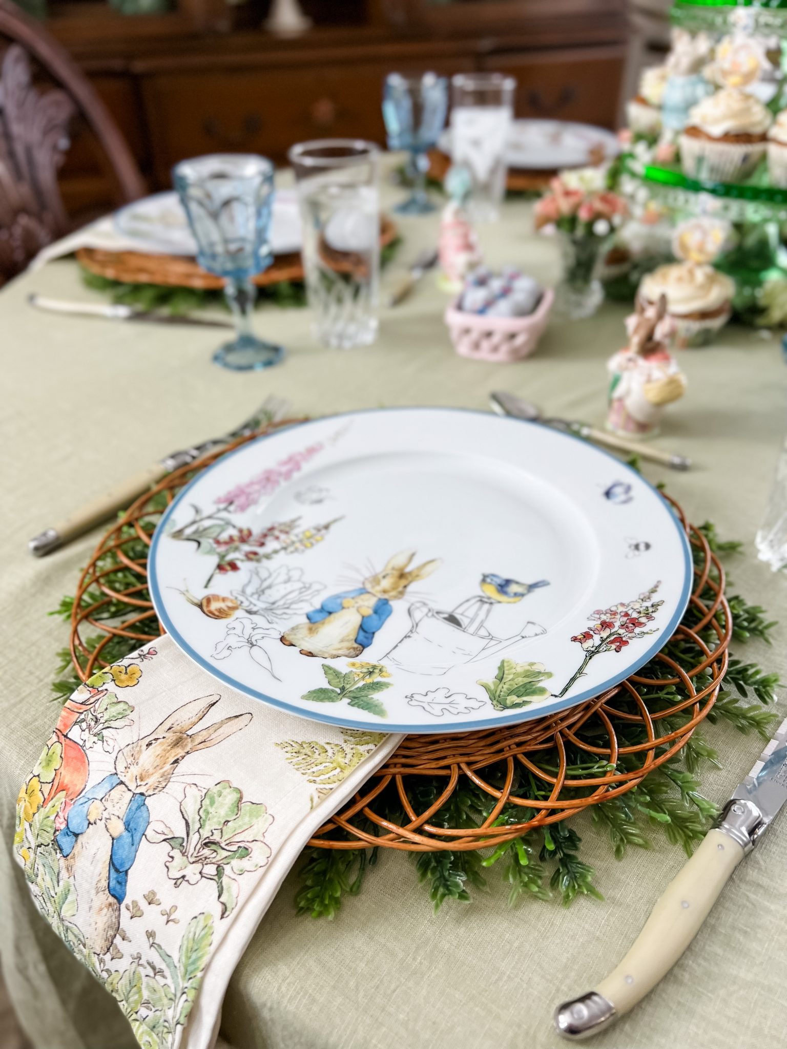 Peter Rabbit Tablescape – The Tiny Fairy