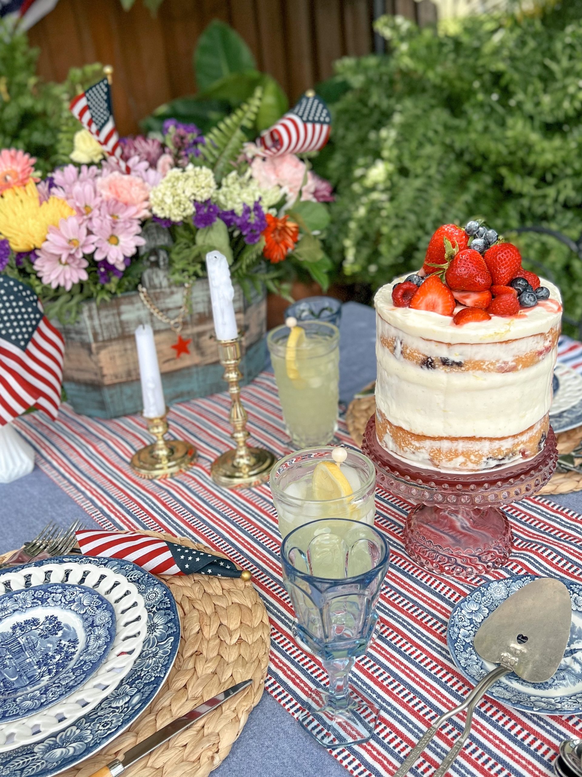 Vintage Liberty Blue Patriotic Tablescape – The Tiny Fairy