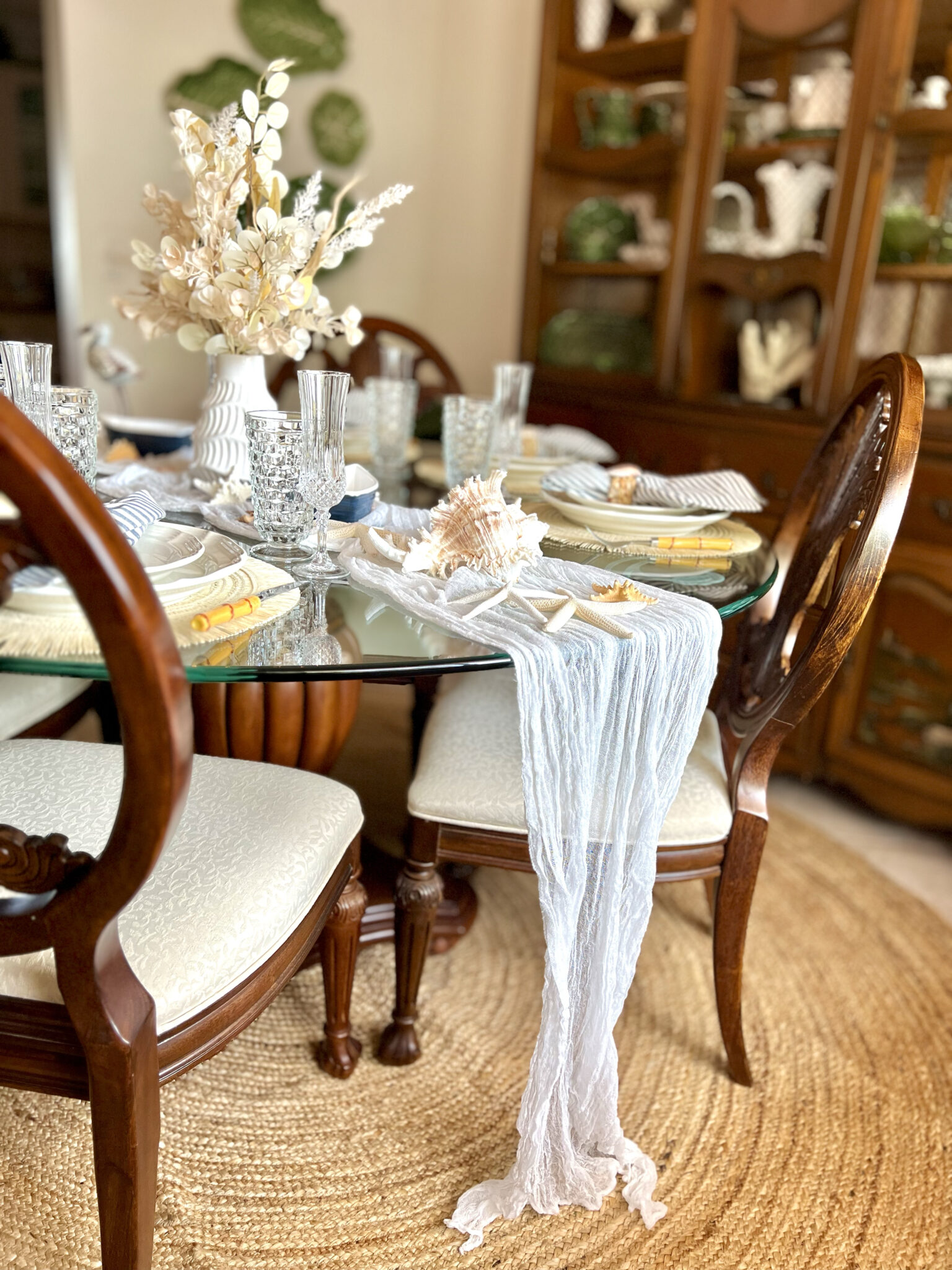 Neutral Coastal Tablescape – The Tiny Fairy